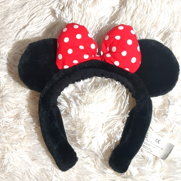 Disney | Accessories | Disney Minnie Mouse Collection Retro Look Nwt ...